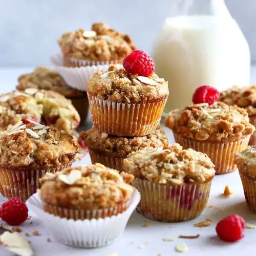 Fluffy Raspberry Almond Crumb Muffins – ChefsBliss